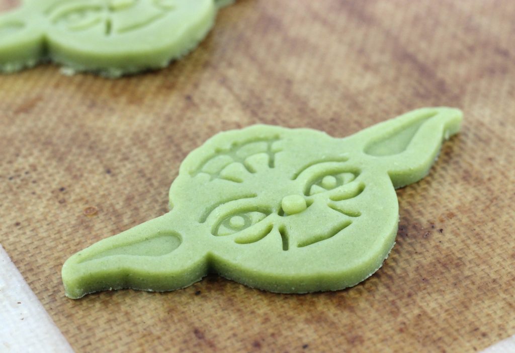 How To Make Your Own Baby Yoda Cookies – Teba